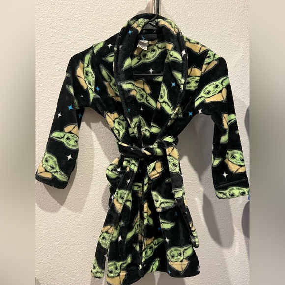 Star Wars | Other | Little Boys Baby Yoda Star Wars Bath Robe Like New ...